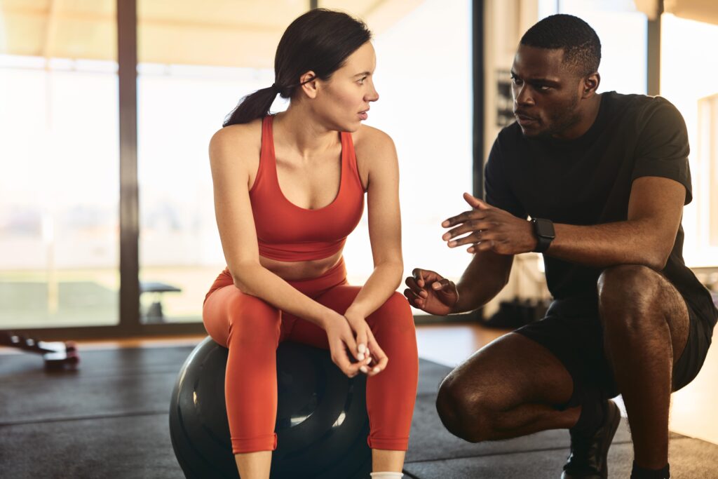 Five Key Qualities of a Good Personal Fitness Trainer - BrevisFit